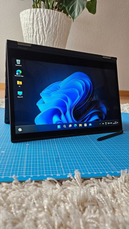 Lenovo Yoga x380 Laptop Tablet (Gebraucht) in Widnau für CHF 1 – mit ...