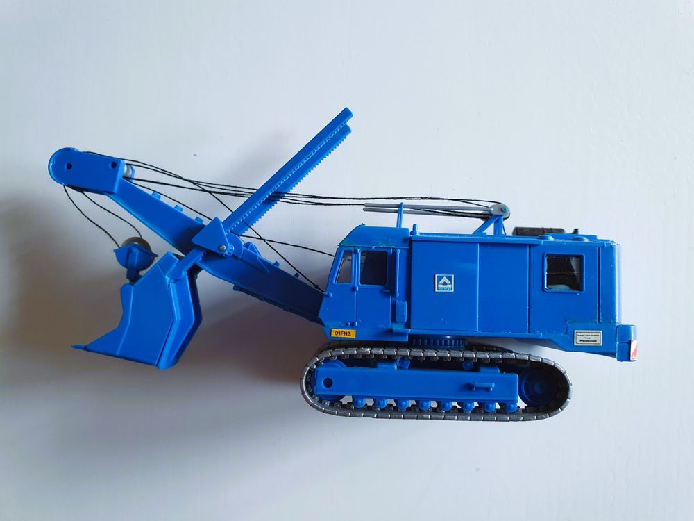 Kibri 10348, HO, Menck M154 LC Bagger, pelleteuse, bleue (Gebraucht) in ...