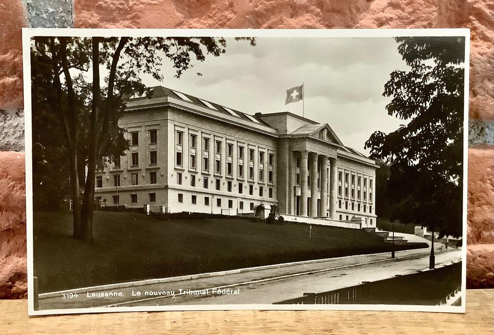 Alte Foto AK - Bundesgericht Lausanne um 1930 (Gebraucht) in Root für CHF 1 – mit Lieferung auf ...