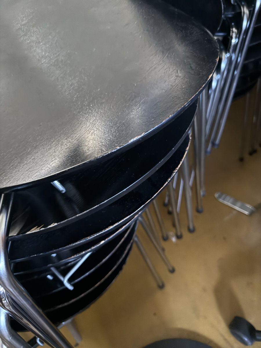 Fritz Hansen Stühle 40 Stück (Gebraucht) in St. Gallen für CHF 4500 – nur Abholung auf Ricardo ...