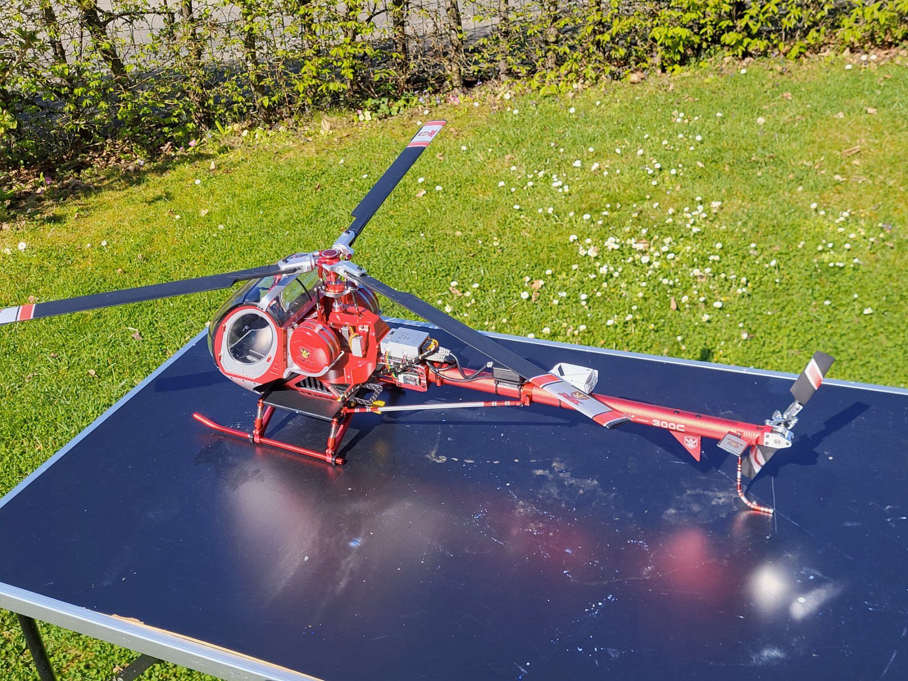 JCZK Schweizer 300C PRO GPS RC Helicopter (Neu und originalverpackt) in ...