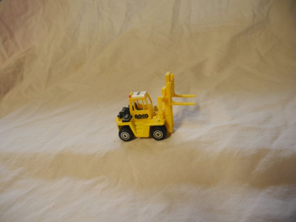 ROCO R 235 HUBSTAPLER 1:87 GABELSTAPLER UNBESPIELT (Neu (gemäss ...