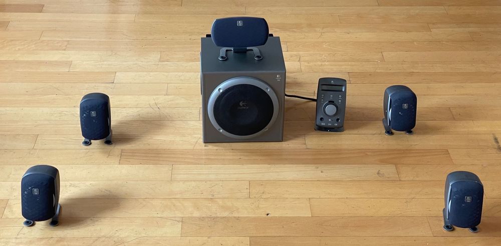 Haut-parleurs surround Logitech Z680 - Tension US (120V) (Gebraucht) in ...