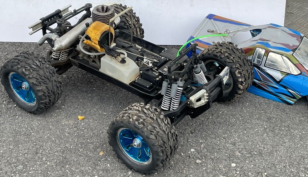 Rc Ferngesteuerte Benzin Truck (Gebraucht) in Root für CHF 40 – mit Lieferung auf Ricardo kaufen