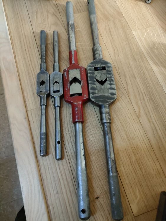 Gewindeschneider und Windeisen (Gebraucht) in Koblenz für CHF 55 – nur ...