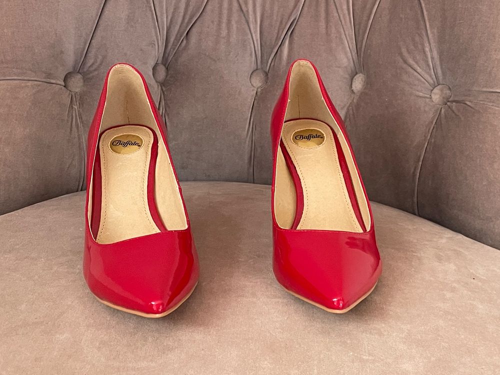 Schöne, neue Buffalo Pumps in rot | Kaufen auf Ricardo