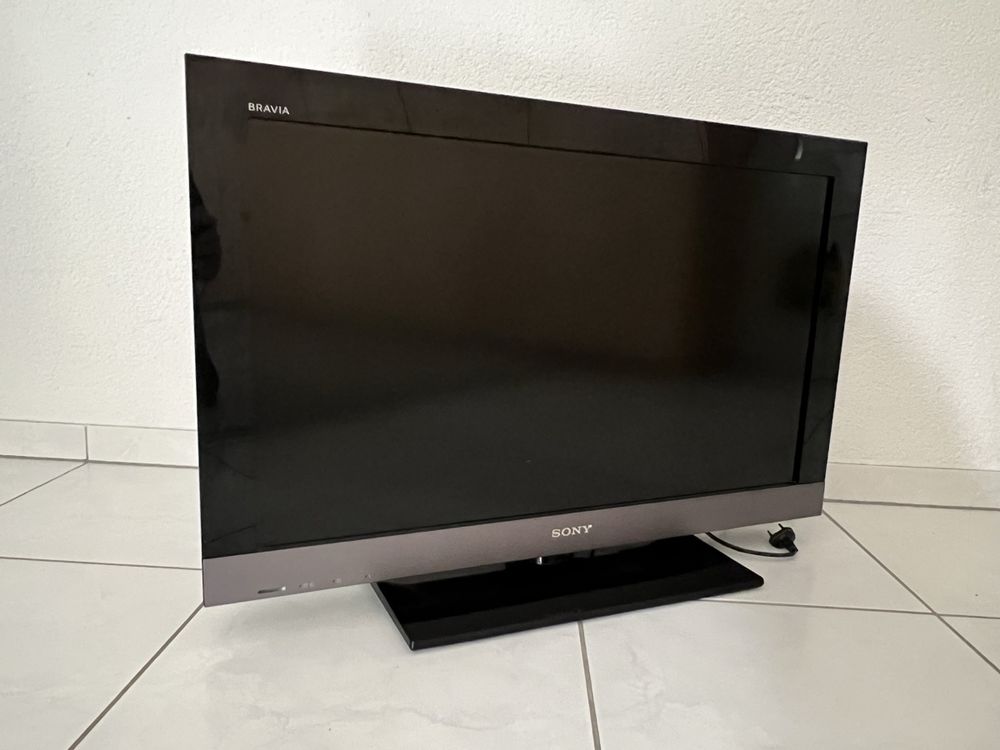 Sony Bravia KDL-32EX500, 32" LCD TV, FullHD, 100Hz | Kaufen auf Ricardo