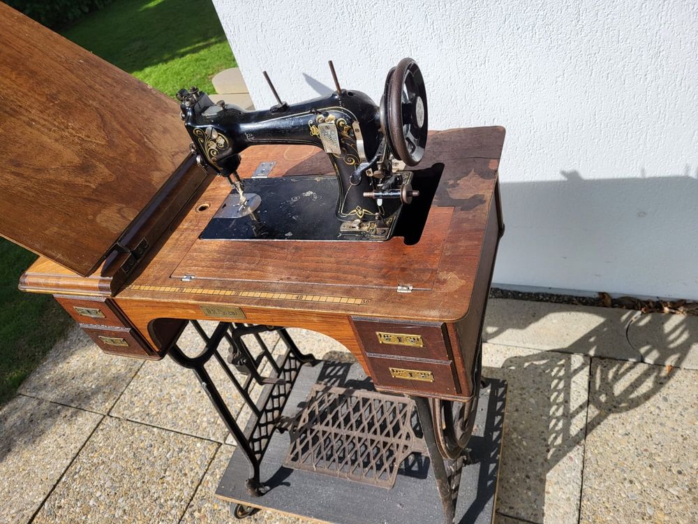 Antike Nähmaschine original Adler versenkbar (Gebraucht) in Fislisbach für CHF 32 – nur Abholung ...