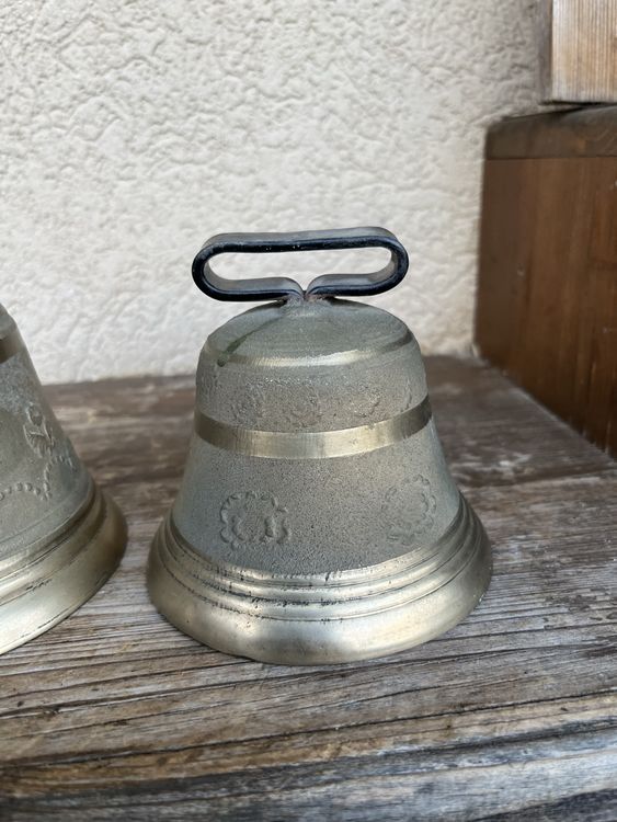 2 Neue Glocken AB 1.—!!! (Gebraucht) in Schangnau für CHF 43 – mit ...
