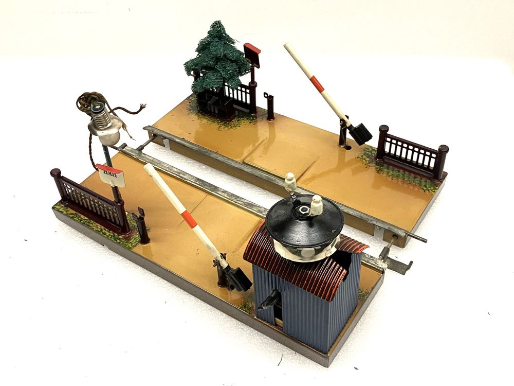 märklin Spur 0 3L: antiker schöner Bahnübergang aus Blech (Gebraucht ...