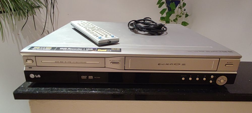 VHS & DVD Videorecorder RC7000 von LG | Kaufen auf Ricardo