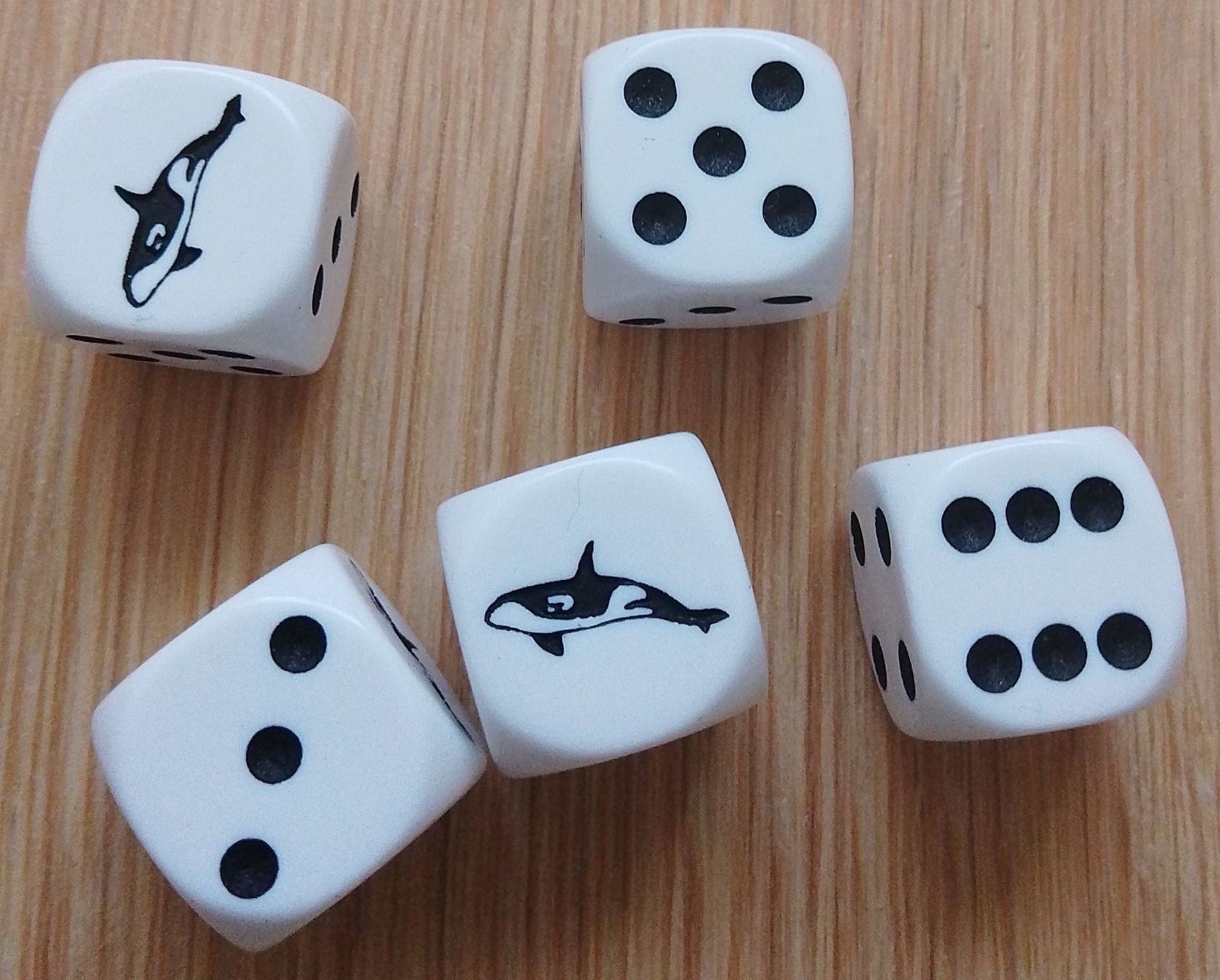 5 Würfel mit Orca Motiv als Nr. 1 / Ersatz Würfel Spiel (Gebraucht) in ...