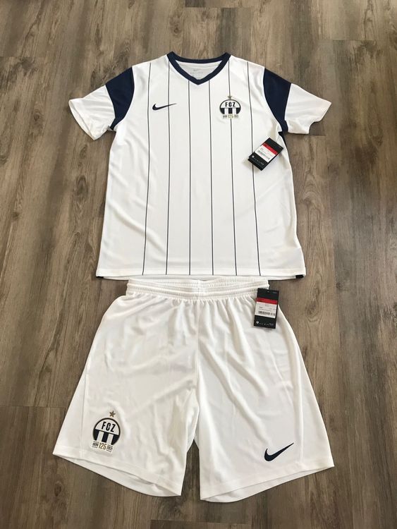 2021/22 FC Zürich FCZ Home Kit - Large (Neu und originalverpackt) in ...