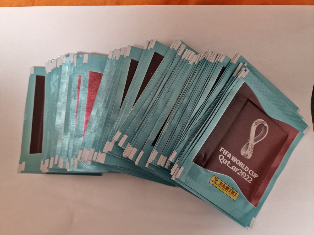 Panini WM 2022 Tüten (Neu und originalverpackt) in Adliswil für CHF 42 – mit Lieferung auf ...