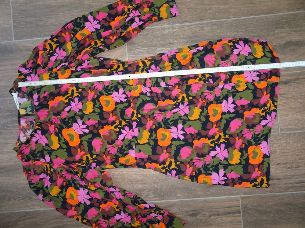 Robe NAF NAF fleurie, taille 40 (D'occasion) à Satigny pour CHF 0.95 ...