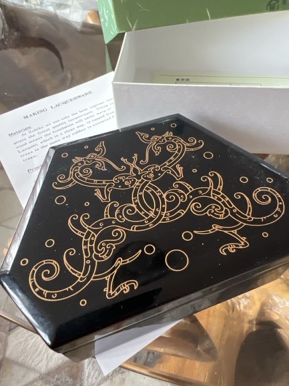 Vintage Japanese Lacquerware Box (Neu (gemäss Beschreibung)) in ...