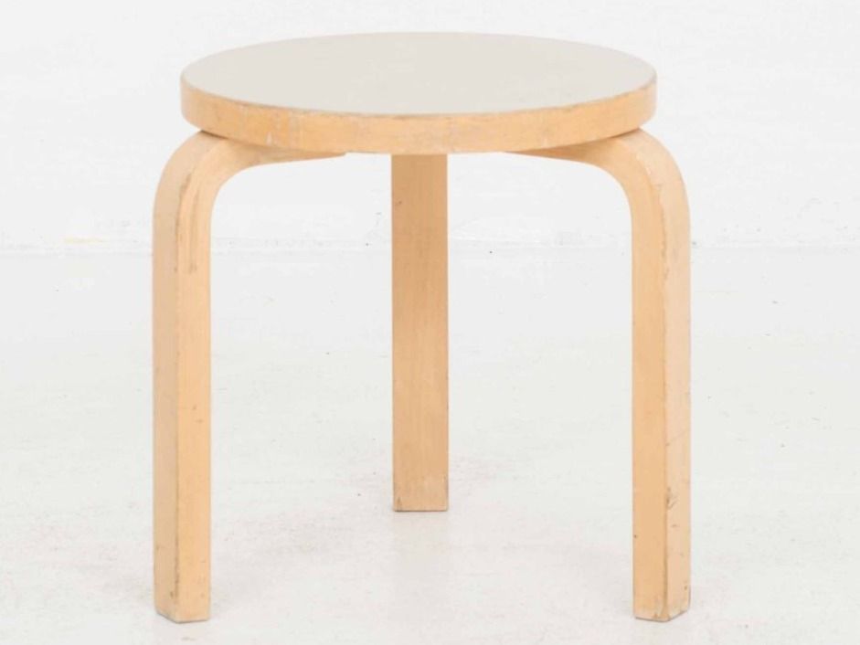 Alvar Aalto Hocker 60 tief von Artek in weissem Linoleum | Kaufen auf Ricardo