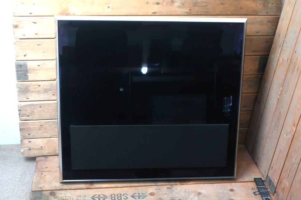 Stilvoller BeoVision 10-40 Fernseher von Bang & Olufsen | Kaufen auf ...