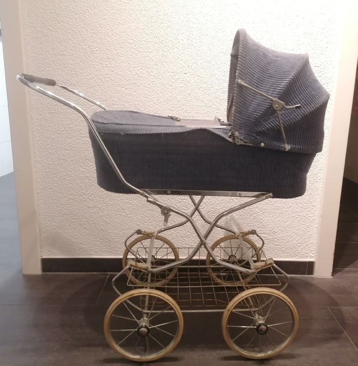 Antiker Puppenwagen (Gebraucht) in Belp für CHF 20 – nur Abholung auf Ricardo kaufen