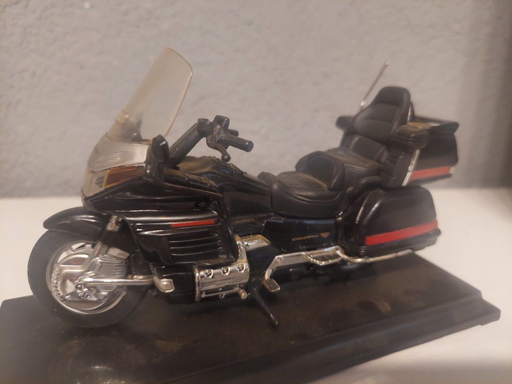 Honda Gold wing SE Miniatures 1:18 (Gebraucht) in La Chaux-de-Fonds für ...