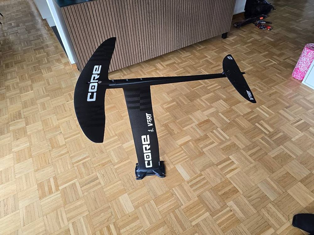Core Vert Setup 700 + 1050 sqcm, 74 cm Mast (Gebraucht) in Wolfhalden ...