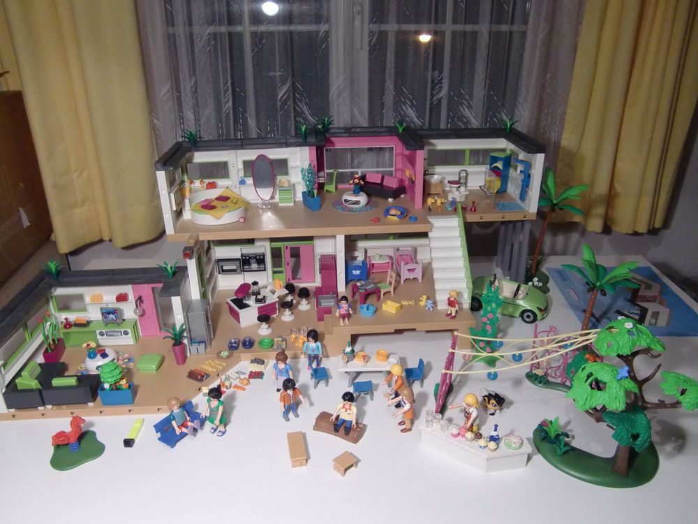 Playmobil Luxus Villa mit Einrichtung + mehr | Kaufen auf Ricardo