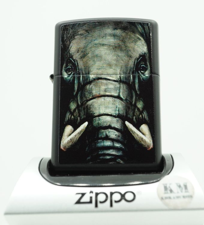 ZIPPO® ELEPHANT - PRINT - BLACK - 2010 - UNGEZÜNDET (Neu (gemäss Beschreibung)) in Mels für CHF ...