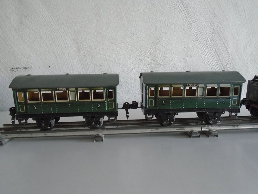 Märklin Spur 0: Uhrwerklok R 880 mit 2 Wagen 17230, ohne OVP (Gebraucht ...