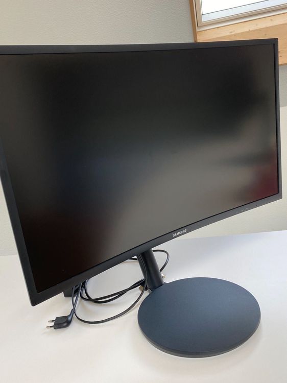 Gebogener Monitor 27"- top Zustand | Kaufen auf Ricardo