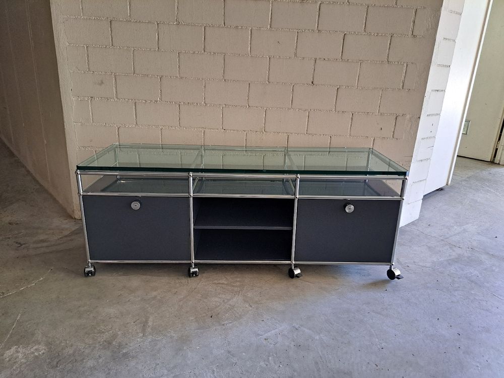 USM TV Lowboard Anthrazit mit Glas (Preis Verhandelbar) (Gebraucht) in ...