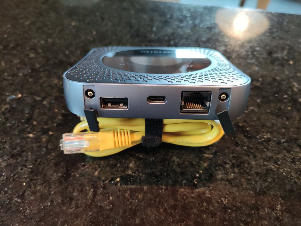 Nighthawk M1 4G LTE Mobiler Router inkl. Kabel und Netzteil (Gebraucht ...