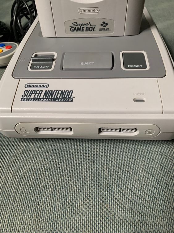 Nintendo SNES Starter Set mit Super Gameboy Player | Kaufen auf Ricardo