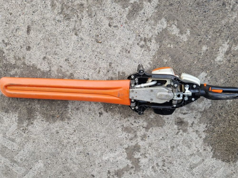 Stihl Heckenschere HS 81 R (Defekt) in Niederwil AG für CHF 137 – nur Abholung auf Ricardo kaufen
