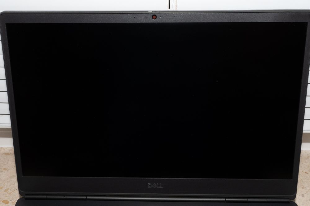 Dell Precision 7750 | RTX 4000 | 32GB | 1TB SSD | Dock (Gebraucht) in ...