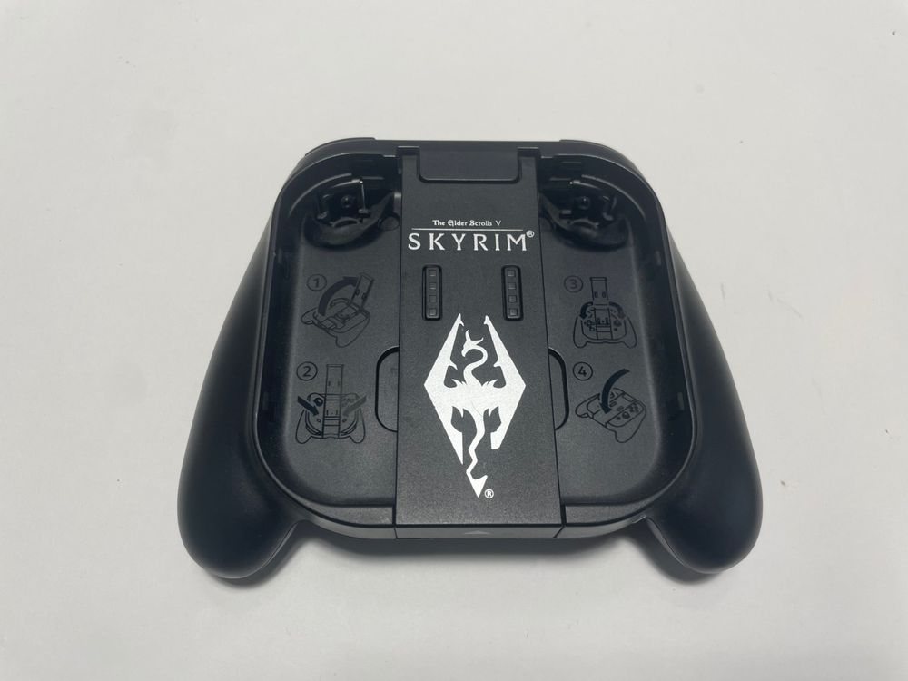 Nintendo switch Controler - Skyrim - The Elder Scrolls V (Gebraucht) in ...