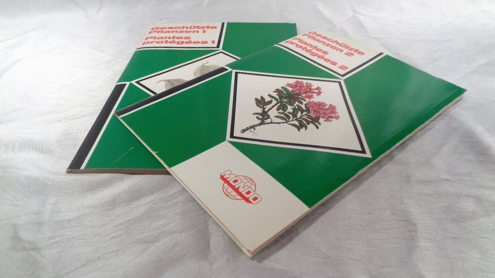 Geschützte Pflanzen 1 + 2 / 2 Grosse Faltbilder ab Fr. 3.- (Gebraucht) in Bellach für CHF 3 ...