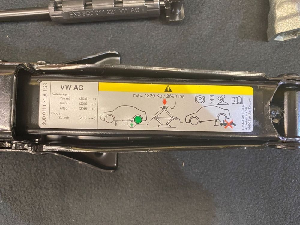 VW Wagenheber Neu 3Q0 011 031 A TS3 | Comprare su Ricardo