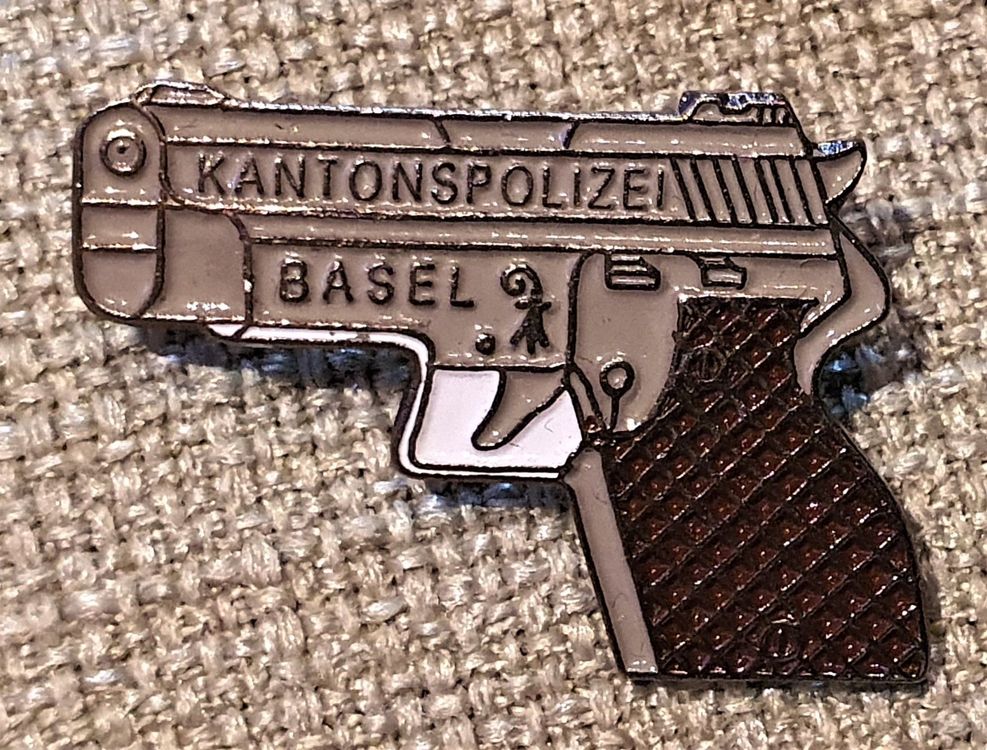 M374 - Pin Pistole Kantons Polizei Basel Stadt (Gebraucht) in Reinach BL für CHF 4.1 – mit ...