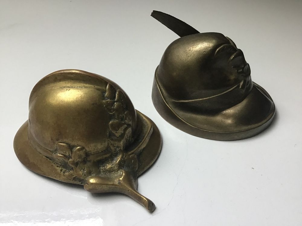 Alte Deko "MILITÄR UNIFORM HELM/HUT" Italien/Österr.Messing (Gebraucht ...