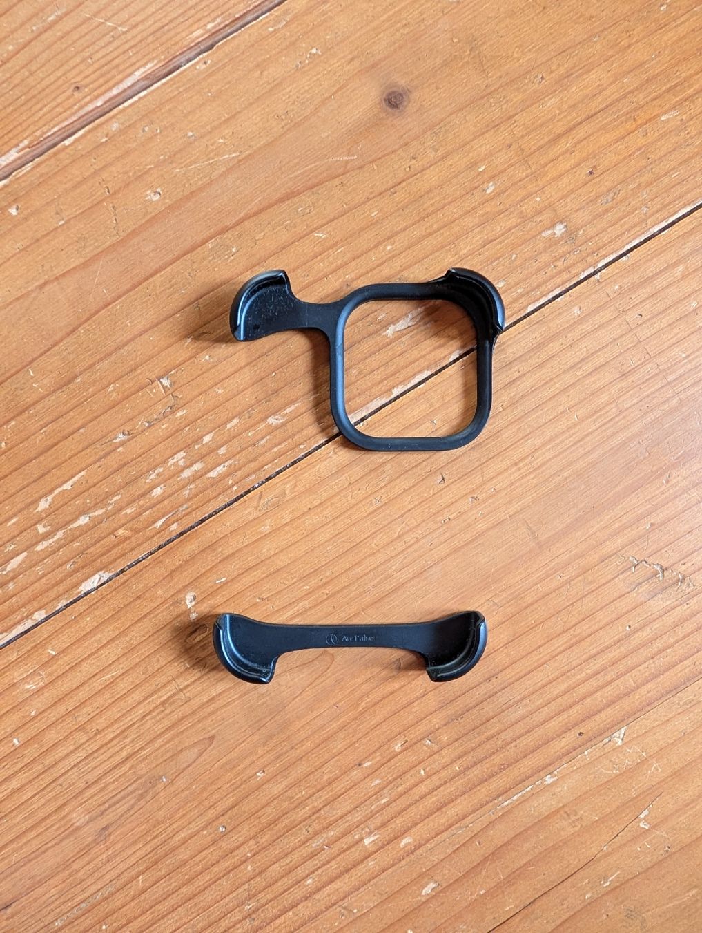 Arc Pulse Case für iPhone 16 Pro in Matt schwarz (Neu (gemäss ...