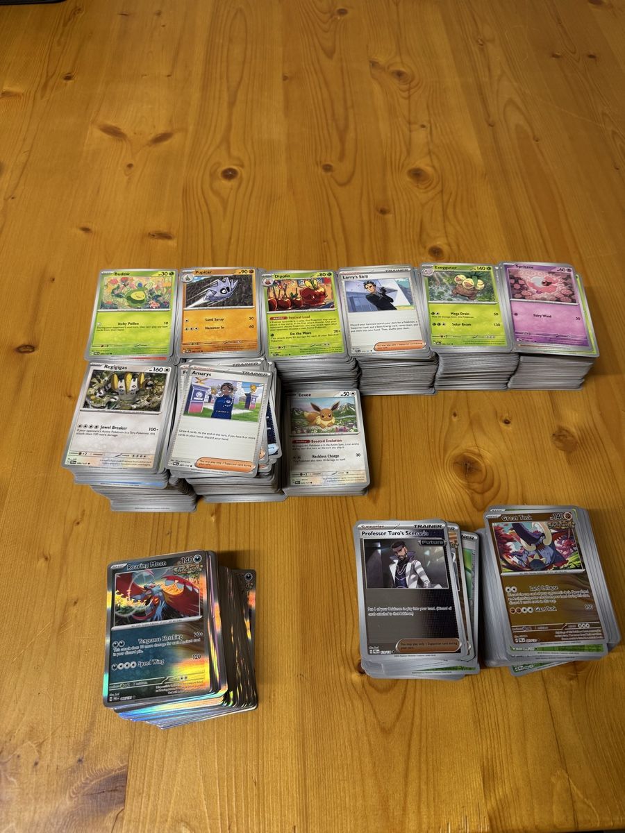 über 2600 Karten aus Prismatic Evolution Englisch Pokemon (Neu (gemäss ...