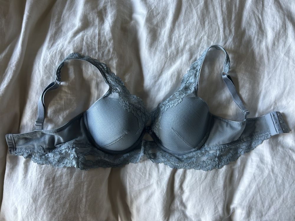 wenig getragener Beldona BH 80D mit Spitze blau (Gebraucht) in Oberbuchsiten für CHF 10 – mit ...