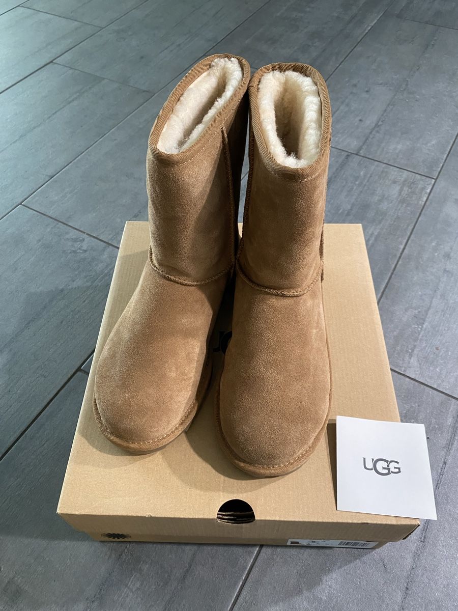 Neue UGG Boots Essential Short Chestnut,, Gr. 39 (Neu und ...