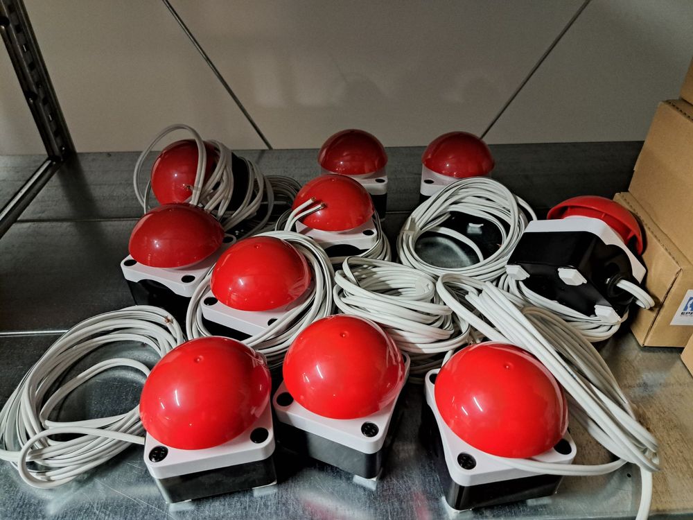 10 Stück Buzzer - Taster (Gebraucht) in Dürnten für CHF 30 – mit ...