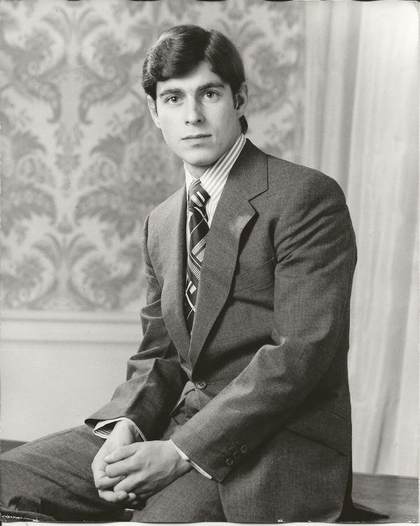 Prince Andrew comes of age / Vintage / First Publication (Gebraucht) in ...