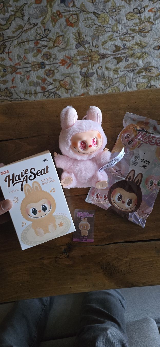 Labubu "Have a Seat" The Monsters, Pop Mart, Dada (Neuf (Voir ...