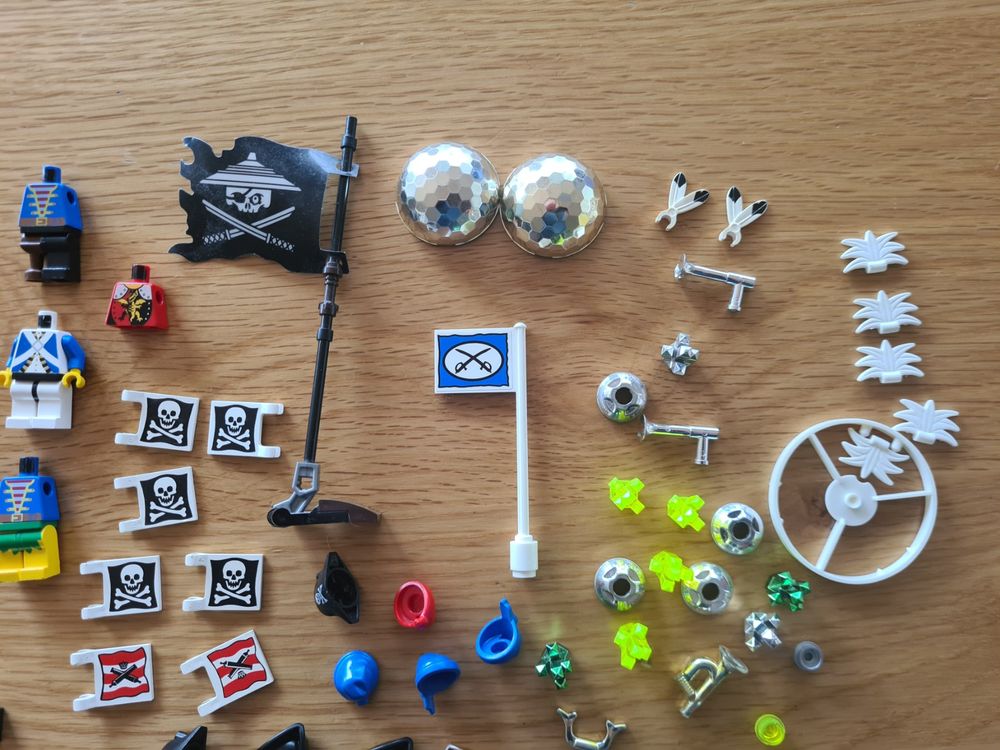 Lego Piraten Waffen Flaggen Hüte Kaufen Auf Ricardo