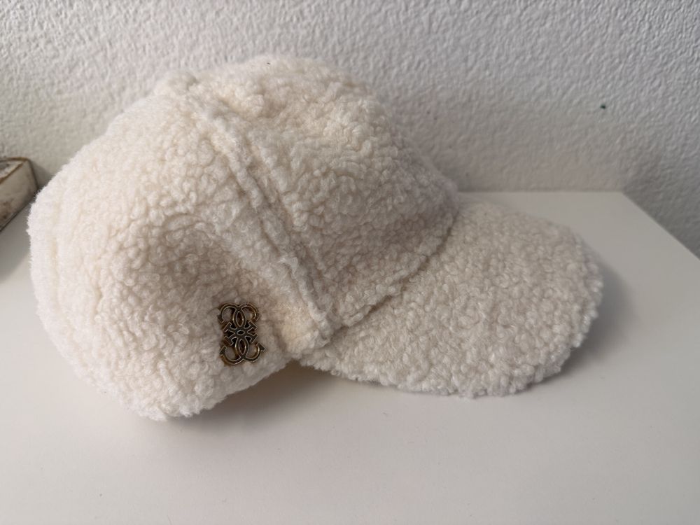 Guess Teddyfell Cap, NEU ,creme, Gr. T/U (Neu und originalverpackt) in ...