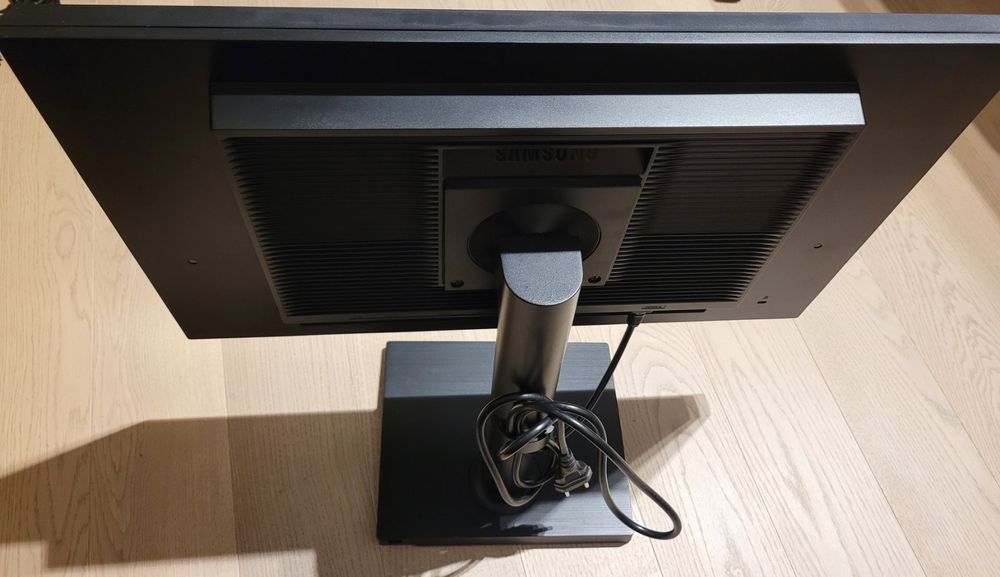 Samsung Monitor - S24E650PL | Kaufen auf Ricardo