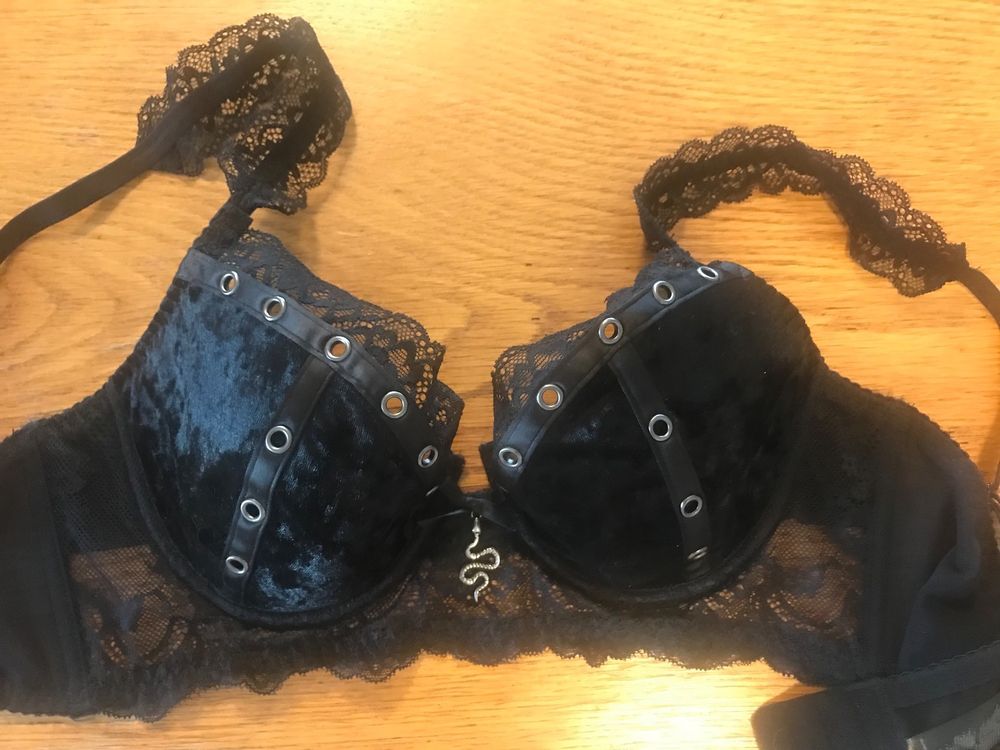 NEU Gothic Fetish BH von Killstar mit Schlange und Nieten (Neu und ...
